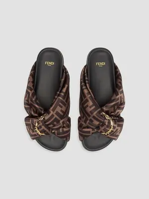 Fendi Feel Knot Leather Slide Sandals