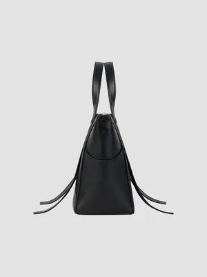 Givenchy The Snatch Medium Shoulder Bag In Grained Leather