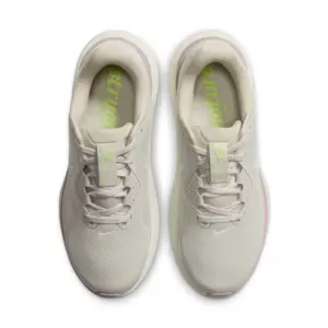 Nike Structure 26 Road Running Shoes