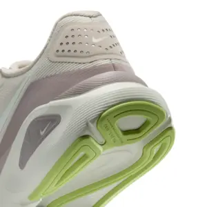 Nike Structure 26 Road Running Shoes