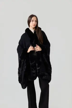 LE FAFO Hodded Faux Fur Long Cape