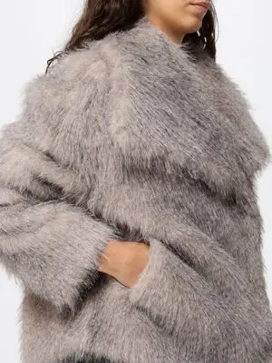 ELEH Short Relaxed Fit Faux Fur Jacket With Shawl Collar