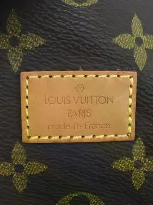 LOUIS VUITTON 1991 Monogram Saumur 35 Crossbody Bag