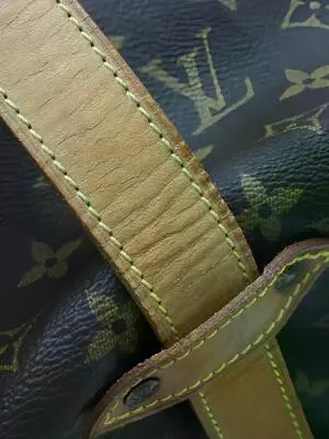LOUIS VUITTON 1991 Monogram Saumur 35 Crossbody Bag