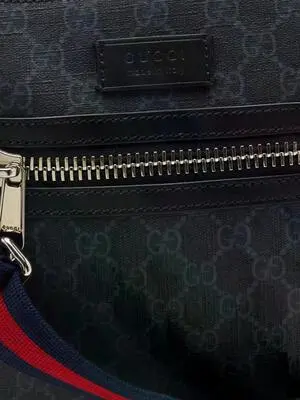 Gucci Small Gg Supreme Messenger Bag