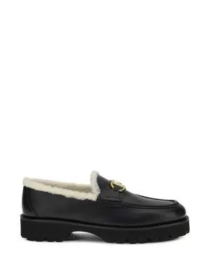 Valentino Garavani Antique Brass-finish Vlogo Signature Flat Shoes With Rubber Lug Sole - Nero