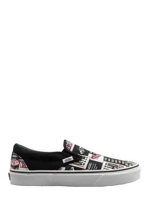 VANS Classic Slip-on Sneakers - Black