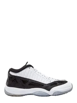 JORDAN Air 11 Retro Low Sneakers - White