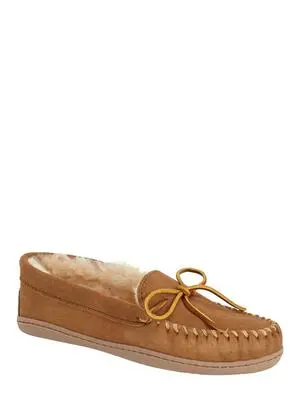 Minnetonka Sheepskin Hard Sole Slipper - Tan Suede