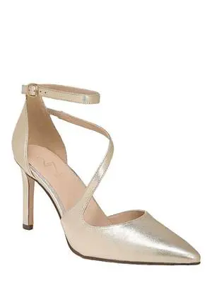 27 EDIT NATURALIZER Abilyn Ankle Strap Pumps - Gold Leather