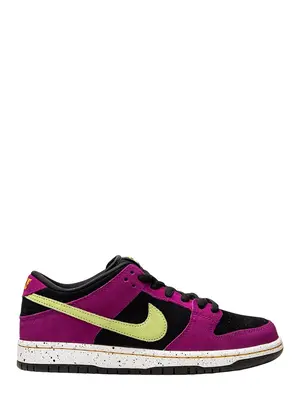 Nike Sb Dunk Low Terra Sneakers - Pink