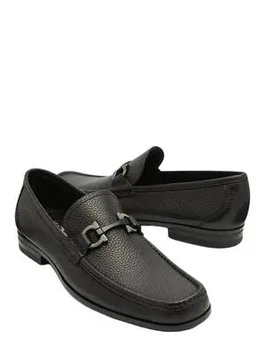 FERRAGAMO Grandioso Grained Calfskin Gancini Loafer - Nero