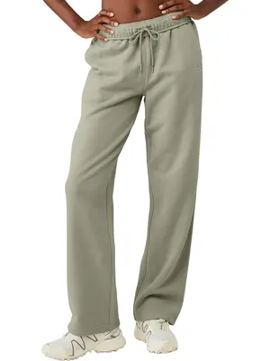 Alo Yoga ALO Accolade Straight Leg Sweatpant Limestone