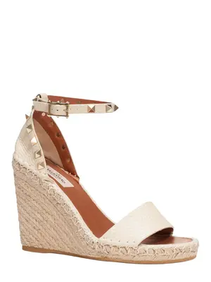 Valentino Garavani Valentino Garavani Rockstud Espadrille Wedge Sandal Light Ivory/ Light Cuire