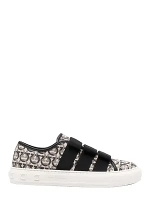 SALVATORE FERRAGAMO Ferragamo Gancini And Vara Bow Low-Top Sneakers