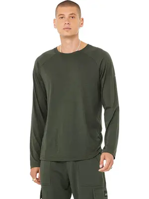 Alo Yoga Triumph Long Sleeve T-Shirt Dark Cactus