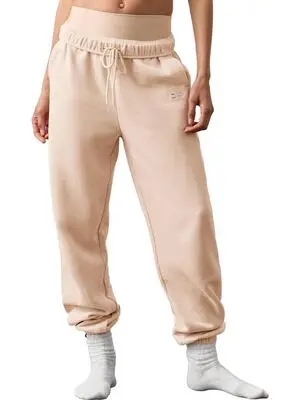 Alo Yoga Accolade Sweatpant Macadamia