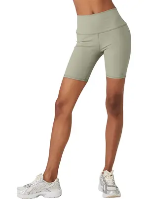Alo Yoga 7" High-Waist Biker Short Limestone