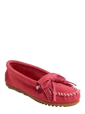 Minnetonka Minnetonka Kilty Suede Driving Shoe Pink