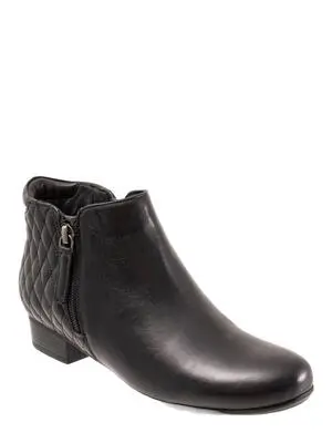 Trotters Major Bootie - Black Quilted
