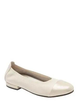 DAVID TATE Nicole Cap-toe Flat - Bone