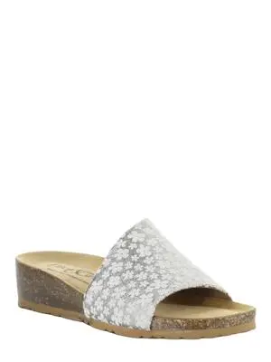 BOS. & CO. Lux Slide Sandal - Silver/white