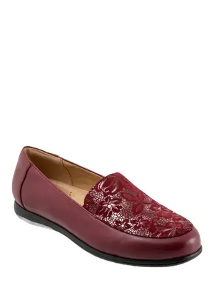 Trotters Trotters Deanna Flat Loafer Sangria Flor