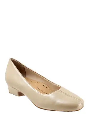Trotters Trotters Doris Pump White Pear