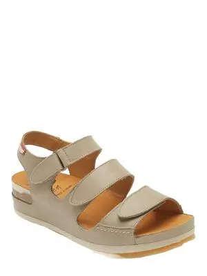 ON FOOT 201 Slingback Platform Sandal - Taupe Leather