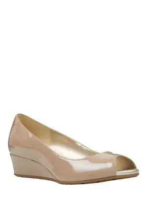 Bandolino Peep Toe Wedge Pump - Lt Natu Sy