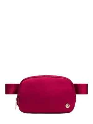 Lululemon Everywhere Belt Bag 1L Berry Rumble