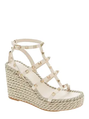 Valentino Garavani Valentino Garavani Rockstud Torchon Wedge Sandal I16 Light Ivory