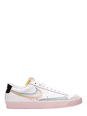 Nike Blazer Low 77 Be True Sneakers - White