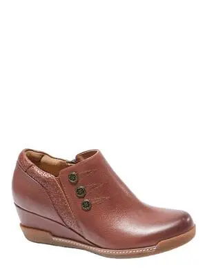 HALSA FOOTWEAR Hälsa Footwear Devina Wedge Bootie Dark Brown
