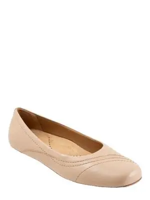 Trotters Sasha Square Toe Flat - Beige