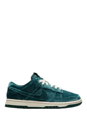 Nike Dunk Low Velvet Sneakers - Green