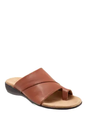 Trotters Trotters Regina Leather Slide Sandal Luggage