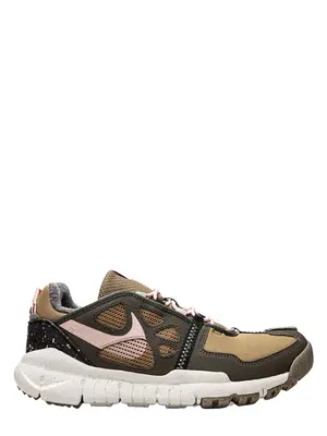 Nike Free Terra Vista Sneakers Brown