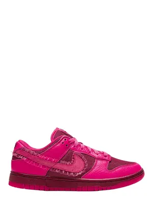Nike Dunk Low Sneakers Pink