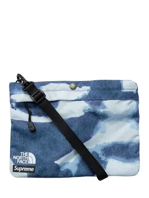 Supreme X The North Face Bleached Denim Print Shoulder Bag - Blue