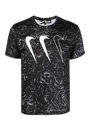 BLACK COMME DES GARÇONS Logo-print Short-sleeve T-shirt - Black