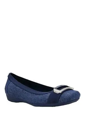ANNE KLEIN Geometric Buckle Flat