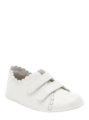 L'AMOUR Caroline Scallop Sneaker - White