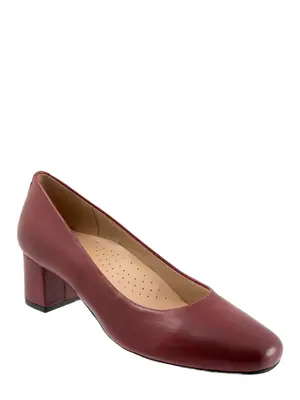 Trotters Daria Block Heel Pumps Sangria