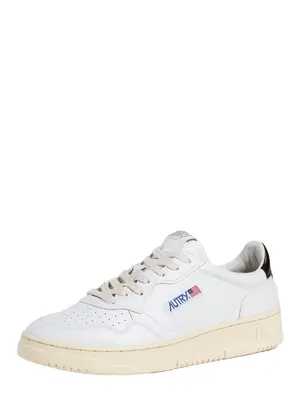 AUTRY Medalist Low Top Sneakers - White/black