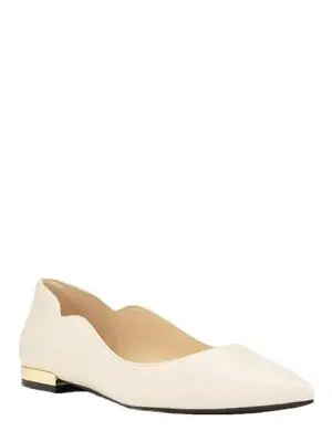 Nine West Nine West Pointed-Toe Flat Ivory