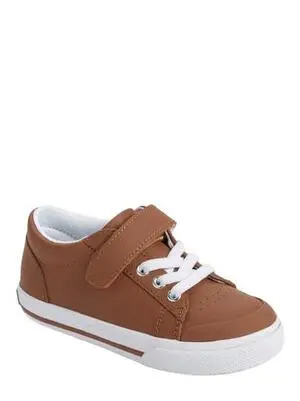 FOOTMATES Footmates Reese Sneaker Brown Leather