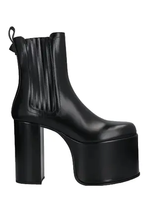 Valentino Garavani Leather Chelsea Boots - Black