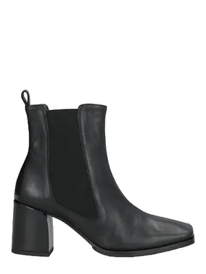IXOS Ankle Boots In Leather - Black
