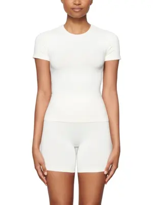 SKIMS SKIMS Soft Smoothing Seamless T-Shirt